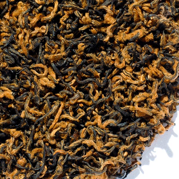 Yunnan Golden Buds (Zhen Qu) Tea: The Tea Table